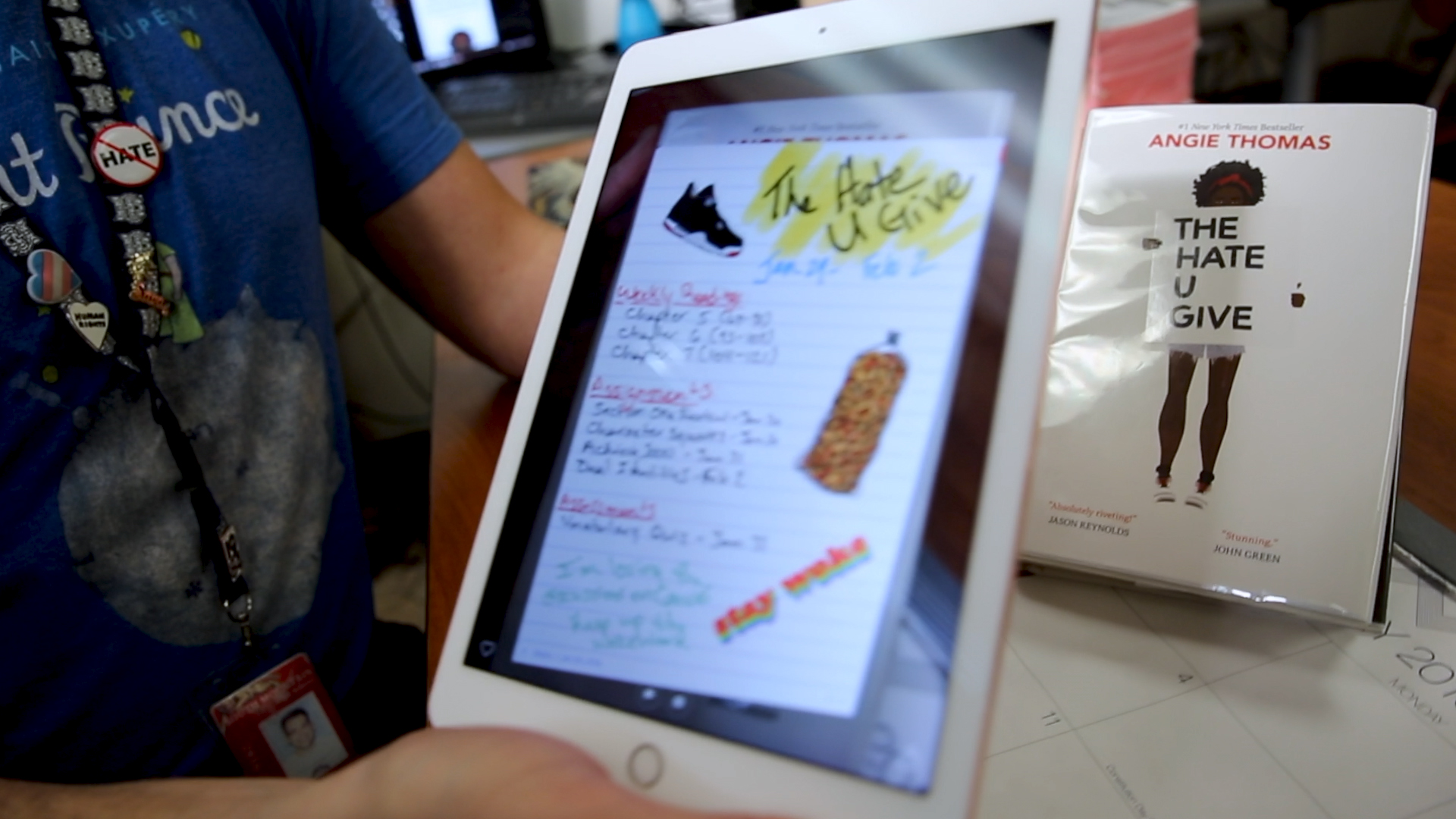 Augmented and virtual reality in the classroom - PBS News Student ...